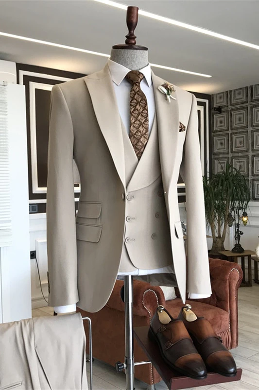 Elvis Modern Champagne Peaked Lapel Three Pieces Prom Suits